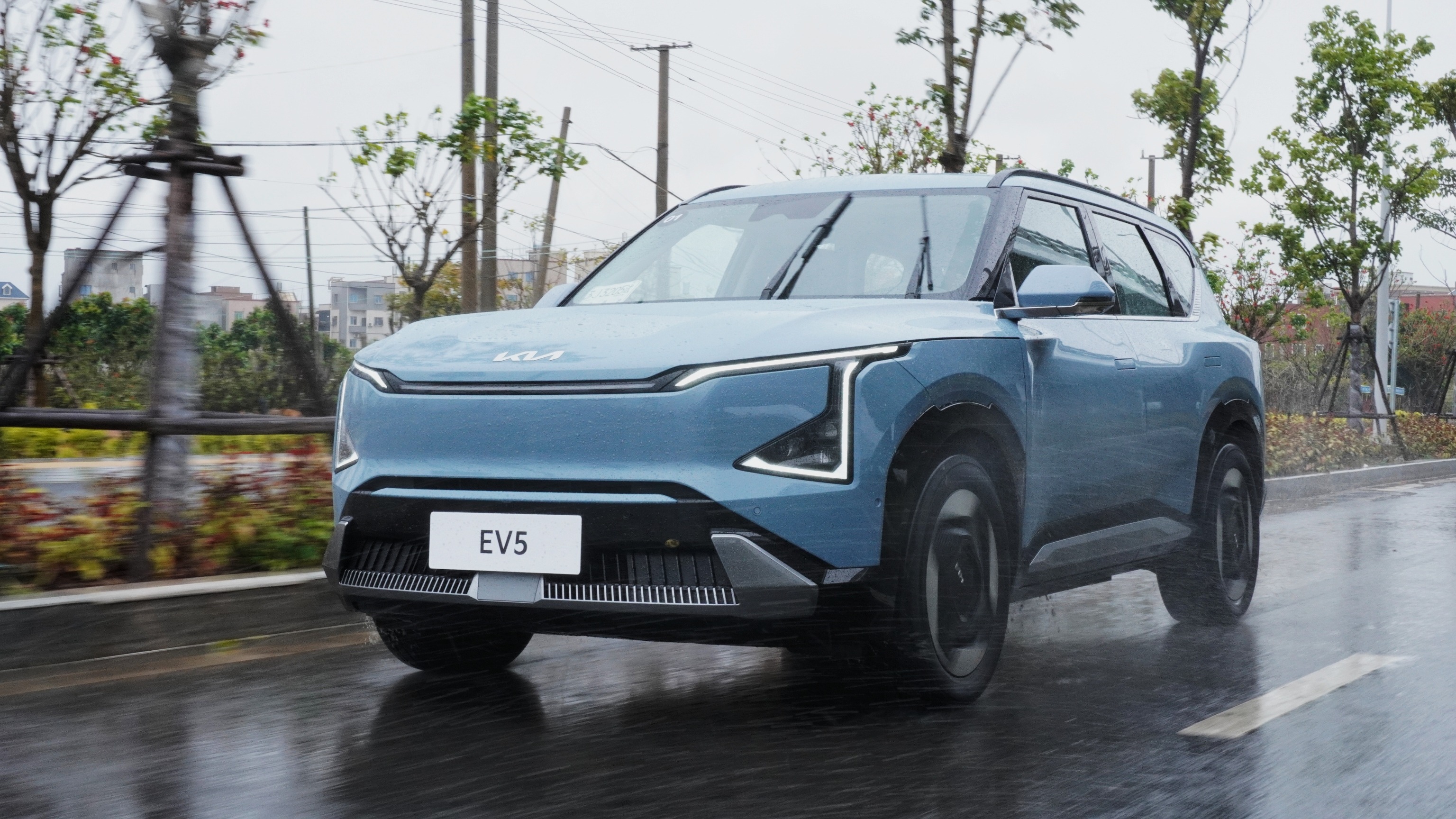 试驾起亚EV5 720超长续航版 浪漫兼顾实用- 买车网