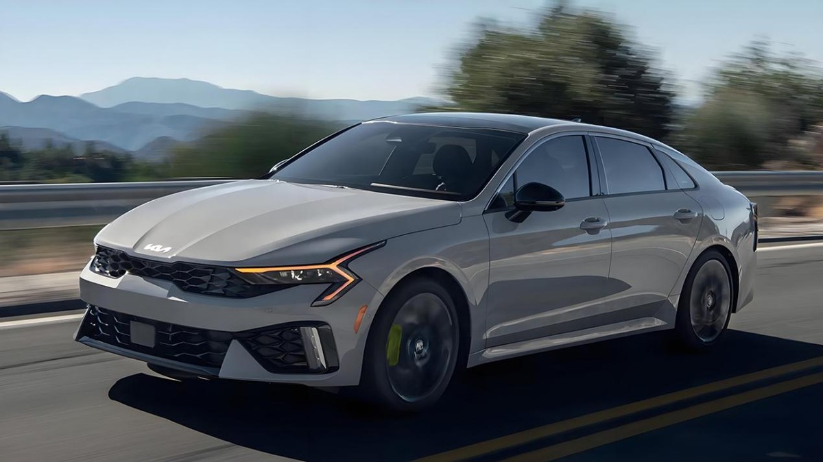 起亚K5与标致508L，颜值、动力都不差，月销才200多台？- 买车网