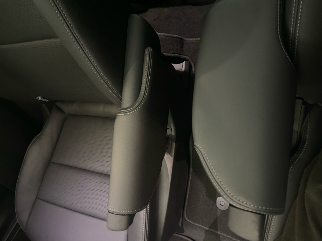 实拍全路况豪华大六座SUV新XT6，限时一口价34.99万起全文- 买车网